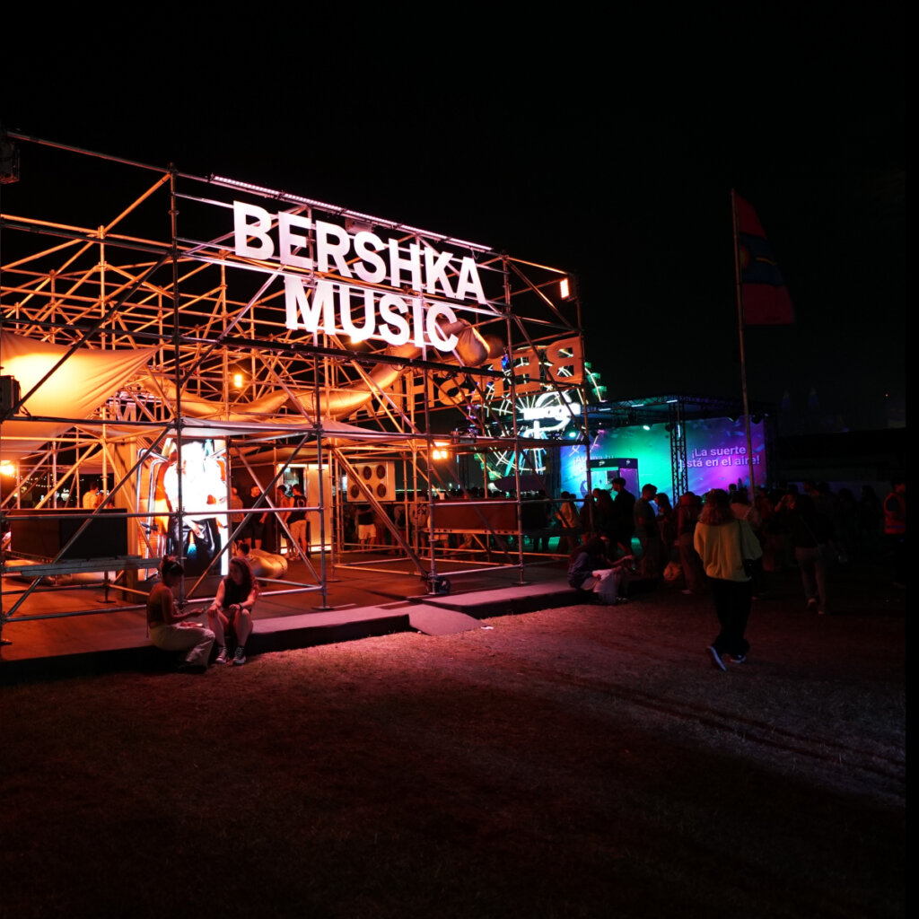 Bershka Chill Booth